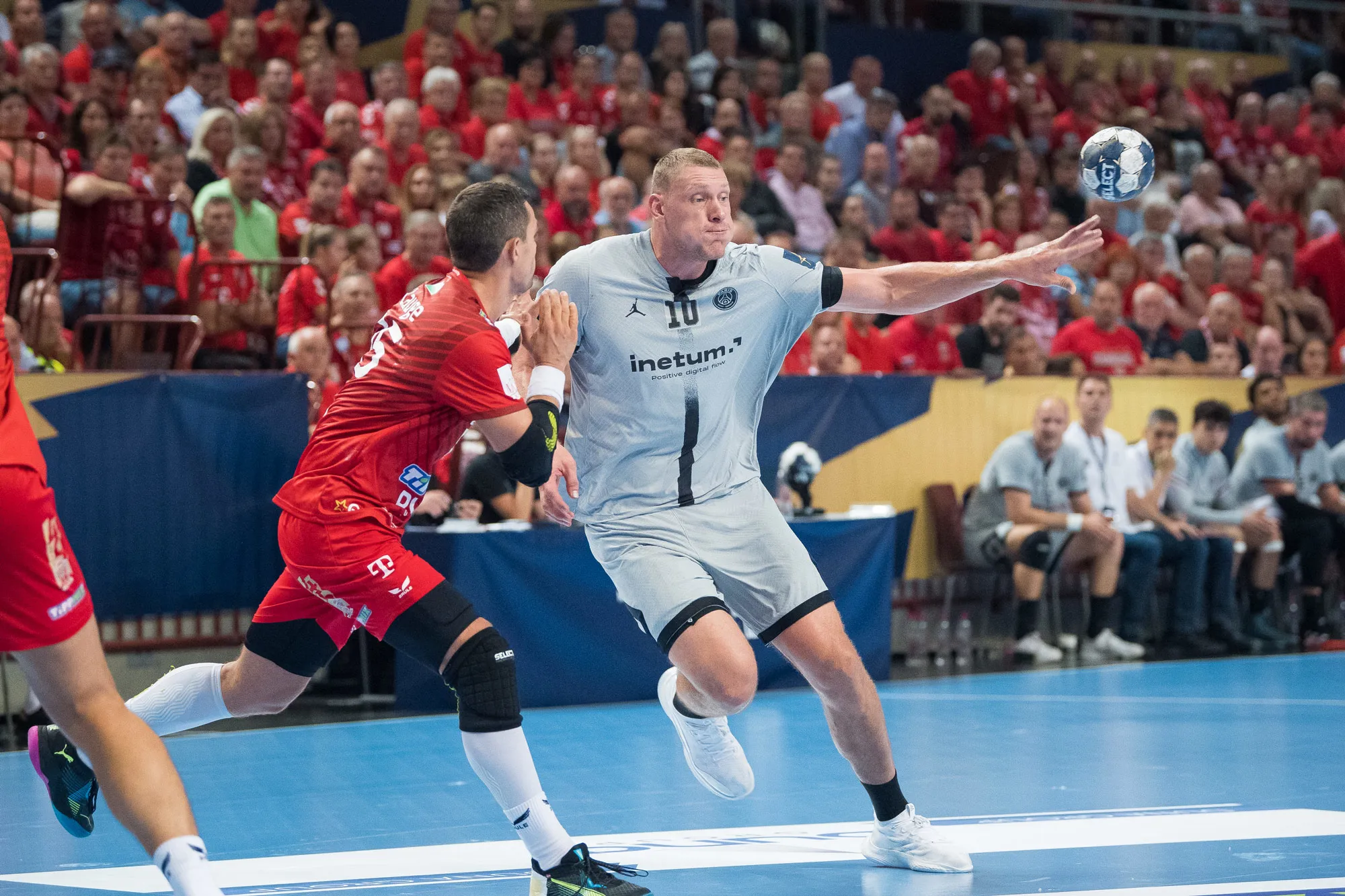 Powerful back shooters vying for EHF Excellence Awards