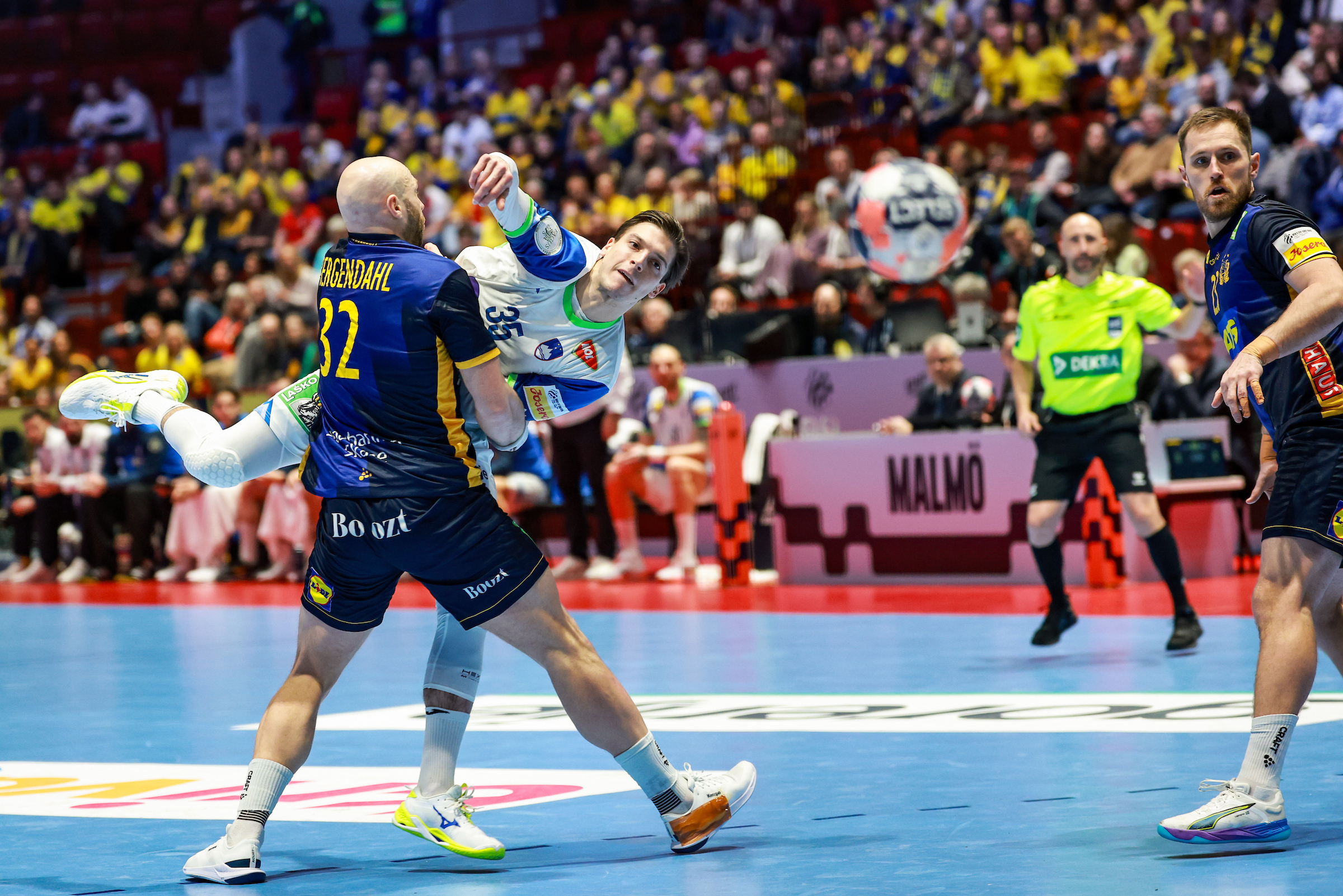 Sweden win EHF EURO main round opener after strongest challenge yet